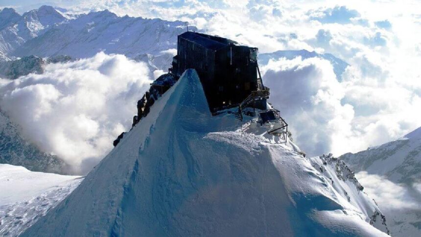 Margarita Hut: আকাশের মাঝে একটুকরো স্বপ্ন: আসলে কেমন জানেন পৃথিবীর ...